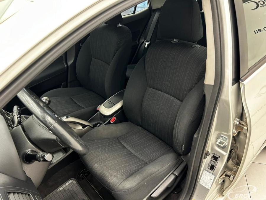 Toyota Auris 2009 in Vilnius, with an engine capacity of 1.60 L and mileage of 141 thousand km for 3300 €, photo 6 on AUTOMOTO.COM.LV