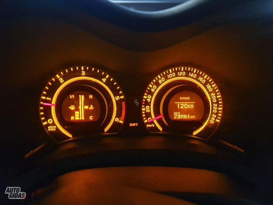Тойота Аурис 2009 в Шяуляй, объемом двигателя 2.00 л и пробегом 230 тыс. км за 2100 €, фото 11 на AUTOMOTO.COM.LV
