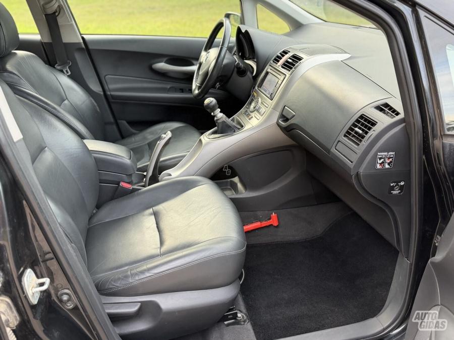 Toyota Auris 2009 Šauļi, ar dzinēja tilpumu 2.20 L un nobraukumu 312 tūkst. km par 1650 €, foto 13 vietnē AUTOMOTO.COM.LV