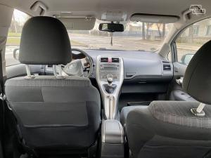Toyota Auris 2009 in Kaunas, with an engine capacity of 2.00 L and mileage of 200 thousand km for 1300 €, photo 6 on AUTOMOTO.COM.LV
