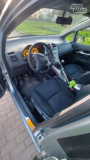 Toyota Auris 2009 Telšiai, ar dzinēja tilpumu 1.40 L un nobraukumu 300 tūkst. km par 1900 €, foto 5 vietnē AUTOMOTO.COM.LV
