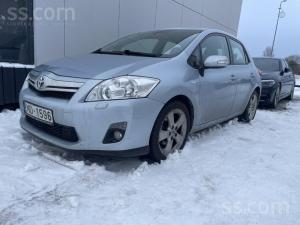 Toyota Auris 2010 Rīga, ar dzinēja tilpumu 1.80 L un nobraukumu 235 tūkst. km par 5550 €, foto  vietnē AUTOMOTO.COM.LV