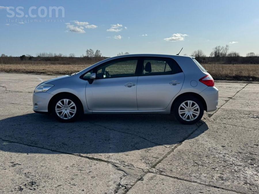 Toyota Auris 2010 in Riga, with an engine capacity of 1.60 L and mileage of 0 thousand km for 3899 €, photo 3 on AUTOMOTO.COM.LV