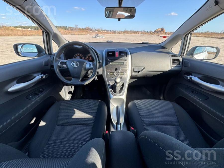Toyota Auris 2010 in Riga, with an engine capacity of 1.60 L and mileage of 0 thousand km for 3899 €, photo 11 on AUTOMOTO.COM.LV