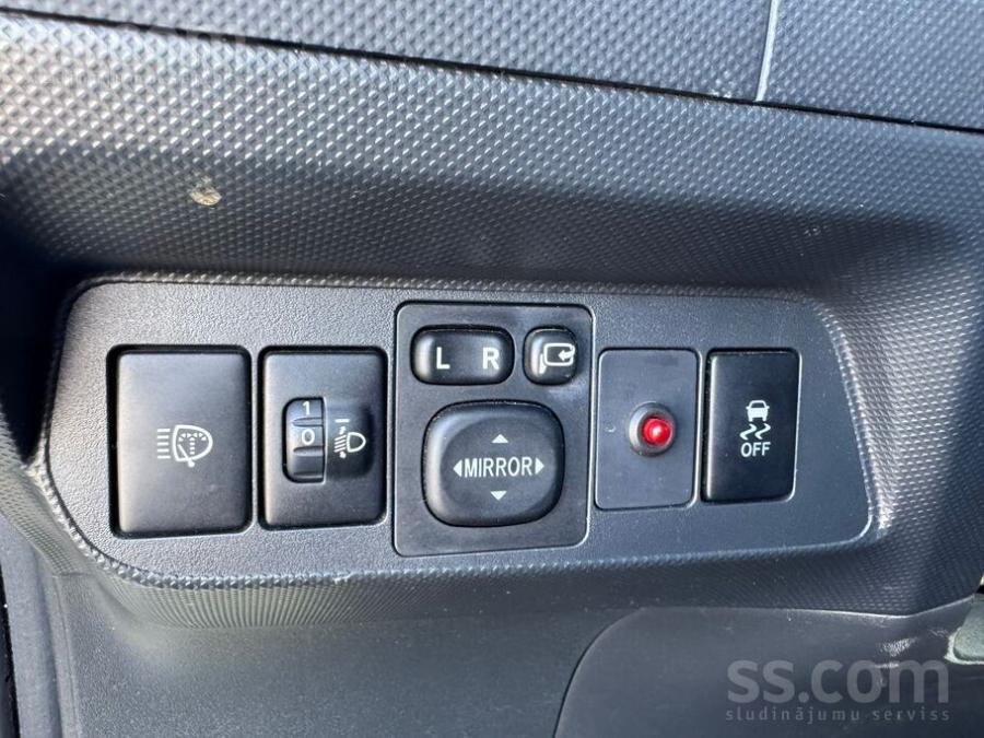Toyota Auris 2010 in Riga, with an engine capacity of 1.60 L and mileage of 0 thousand km for 3899 €, photo 17 on AUTOMOTO.COM.LV