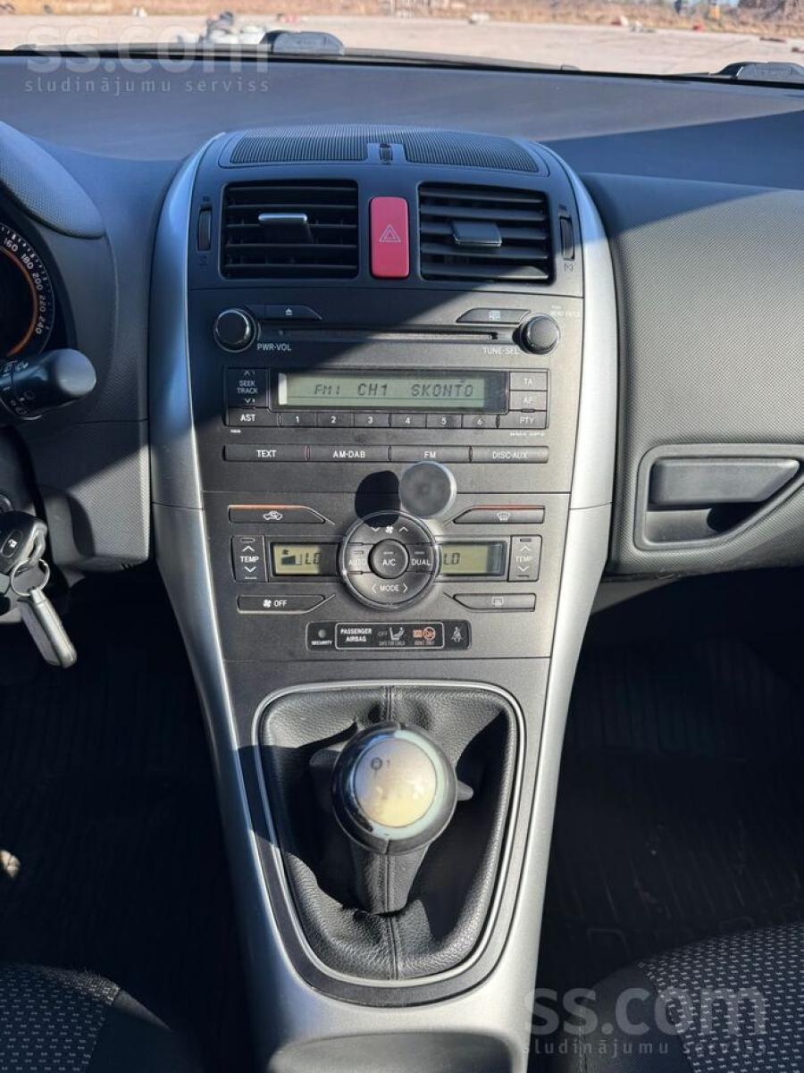 Toyota Auris 2010 in Riga, with an engine capacity of 1.60 L and mileage of 0 thousand km for 3899 €, photo 19 on AUTOMOTO.COM.LV