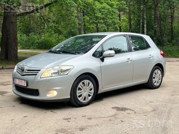 Toyota Auris 2010 in Riga, with an engine capacity of 1.60 L and mileage of 0 thousand km for 3599 €, photo 1 on AUTOMOTO.COM.LV