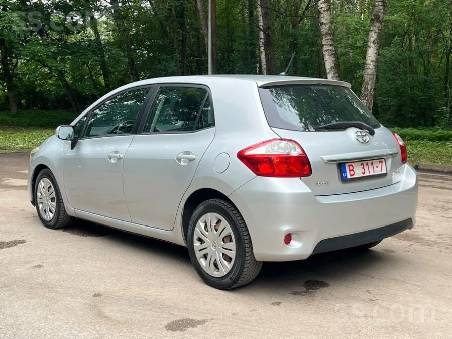 Тойота Аурис 2010 в Рига, объемом двигателя 1.60 л и пробегом 0 тыс. км за 3599 €, фото 4 на AUTOMOTO.COM.LV
