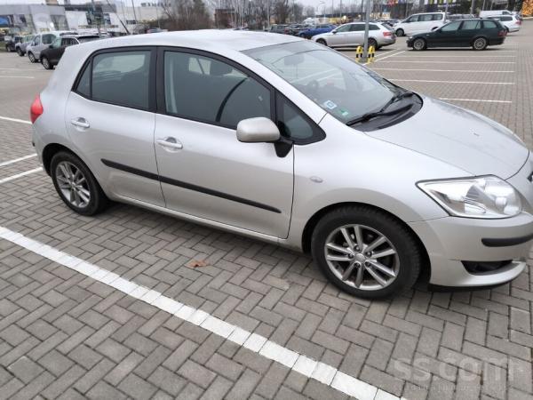 Toyota Auris 2010 Rīga, ar dzinēja tilpumu 1.40 L un nobraukumu 261 tūkst. km par 2100 €, foto 2 vietnē AUTOMOTO.COM.LV