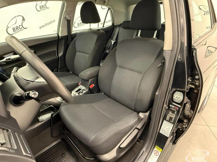 Toyota Auris 2010 in Vilnius, with an engine capacity of 1.80 L and mileage of 225 thousand km for 6500 €, photo 5 on AUTOMOTO.COM.LV