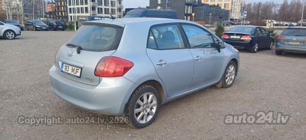 Toyota Auris 2010 in Tartu, with an engine capacity of 2.00 L and mileage of 213 thousand km for 2650 €, photo 3 on AUTOMOTO.COM.LV