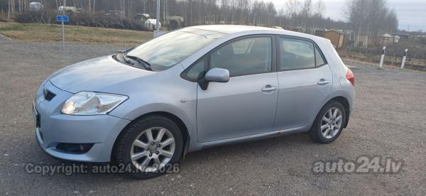 Toyota Auris 2010 in Tartu, with an engine capacity of 2.00 L and mileage of 213 thousand km for 2650 €, photo 4 on AUTOMOTO.COM.LV