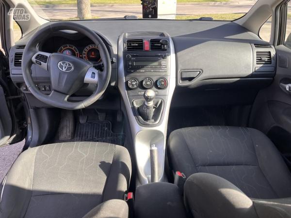 Toyota Auris 2010 Jonava vietnÄ Toyota Auris 2010 Jonava, ar dzinÄja tilpumu 1.40 L un nobraukumu 380 tÅ«kst. km par 1700 ā¬, foto 5 vietnÄ AUTOMOTO.COM.LV