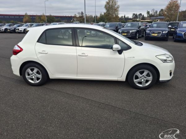 Toyota Auris 2010 in Vilnius on AUTOMOTO.COM.LV Toyota Auris 2010 in Vilnius, with an engine capacity of 1.80 L and mileage of 162 thousand km for 5900 €, photo 5 on AUTOMOTO.COM.LV