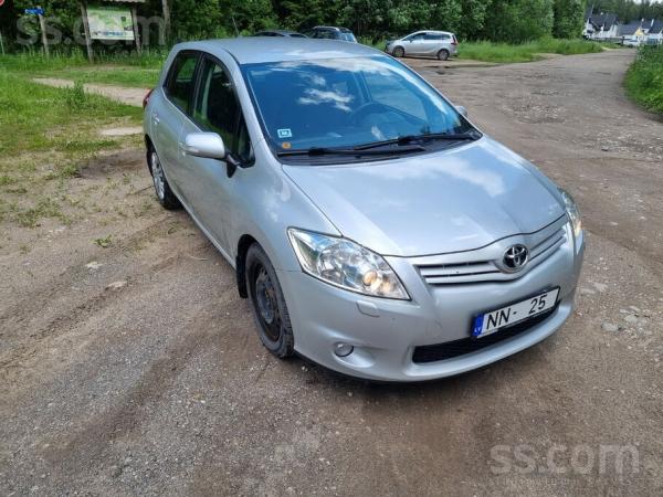 Toyota Auris 2011 Ogre, ar dzinēja tilpumu 1.60 L un nobraukumu 131 tūkst. km par 3250 €, foto 3 vietnē AUTOMOTO.COM.LV