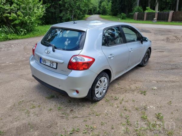 Toyota Auris 2011 Ogre, ar dzinēja tilpumu 1.60 L un nobraukumu 131 tūkst. km par 3250 €, foto 4 vietnē AUTOMOTO.COM.LV