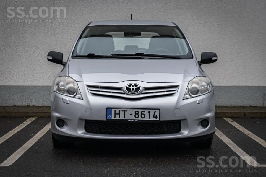 Toyota Auris 2011 in Riga, with an engine capacity of 1.30 L and mileage of 0 thousand km for 2950 €, photo 2 on AUTOMOTO.COM.LV