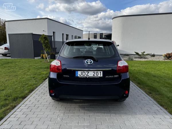 Toyota Auris 2011 Kauņa, ar dzinēja tilpumu 1.80 L un nobraukumu 327 tūkst. km par 5300 €, foto 3 vietnē AUTOMOTO.COM.LV
