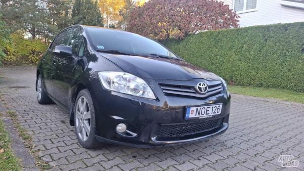 Toyota Auris 2011 Viļņa, ar dzinēja tilpumu 1.60 L un nobraukumu 2380 tūkst. km par 3650 €, foto 2 vietnē AUTOMOTO.COM.LV