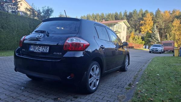 Toyota Auris 2011 Viļņa, ar dzinēja tilpumu 1.60 L un nobraukumu 2380 tūkst. km par 3650 €, foto 3 vietnē AUTOMOTO.COM.LV