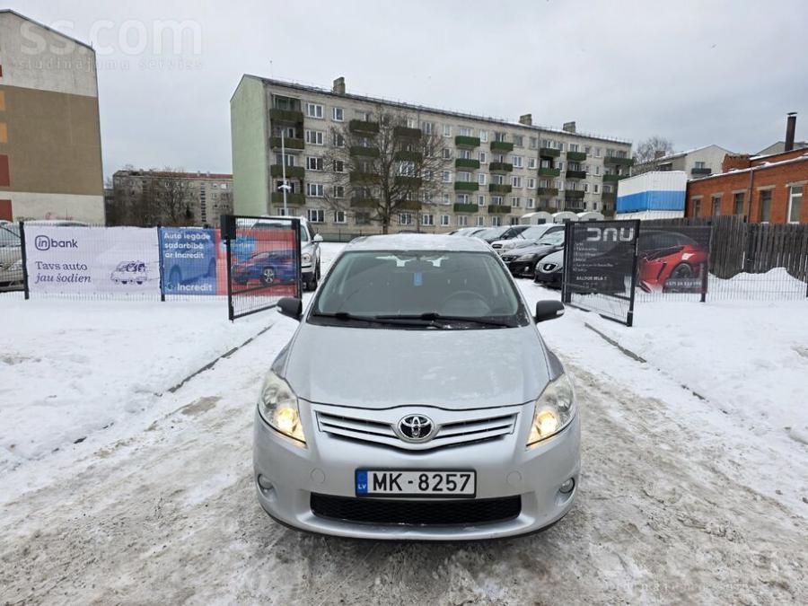 Toyota Auris 2011 Ventspils, ar dzinēja tilpumu 2.00 L un nobraukumu 267 tūkst. km par 2850 €, foto 2 vietnē AUTOMOTO.COM.LV