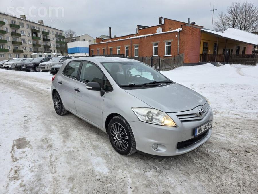Toyota Auris 2011 Ventspils, ar dzinēja tilpumu 2.00 L un nobraukumu 267 tūkst. km par 2850 €, foto 3 vietnē AUTOMOTO.COM.LV