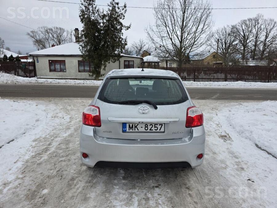 Toyota Auris 2011 Ventspils, ar dzinēja tilpumu 2.00 L un nobraukumu 267 tūkst. km par 2850 €, foto 8 vietnē AUTOMOTO.COM.LV