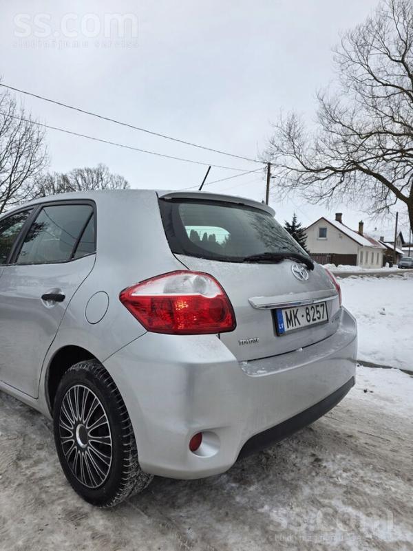 Toyota Auris 2011 in Ventspils, with an engine capacity of 2.00 L and mileage of 267 thousand km for 2850 €, photo 10 on AUTOMOTO.COM.LV
