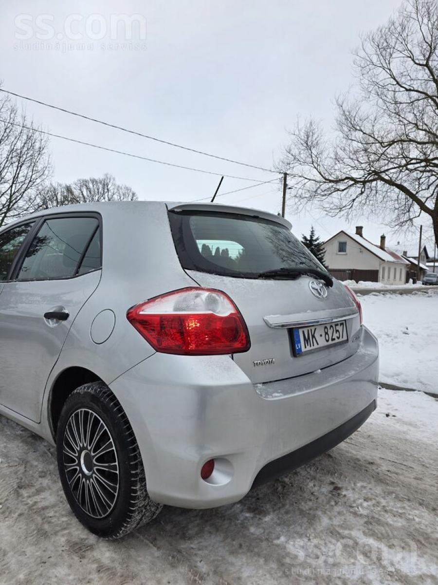 Toyota Auris 2011 Ventspils, ar dzinēja tilpumu 2.00 L un nobraukumu 267 tūkst. km par 2850 €, foto 10 vietnē AUTOMOTO.COM.LV