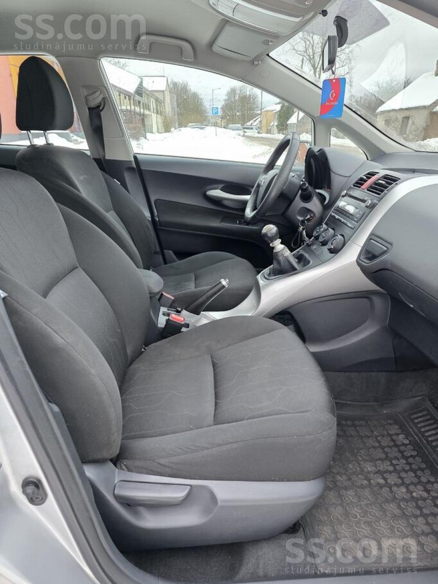 Toyota Auris 2011 Ventspils, ar dzinēja tilpumu 2.00 L un nobraukumu 267 tūkst. km par 2850 €, foto 17 vietnē AUTOMOTO.COM.LV