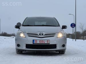 Toyota Auris 2011 in Rezekne, with an engine capacity of 1.40 L and mileage of 317 thousand km for 3300 €, photo  on AUTOMOTO.COM.LV