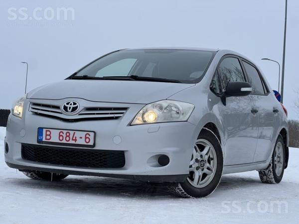 Toyota Auris 2011 Rēzekne, ar dzinēja tilpumu 1.40 L un nobraukumu 317 tūkst. km par 3300 €, foto 2 vietnē AUTOMOTO.COM.LV