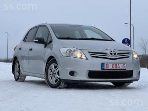Toyota Auris 2011 in Rezekne, with an engine capacity of 1.40 L and mileage of 317 thousand km for 3300 €, photo 3 on AUTOMOTO.COM.LV