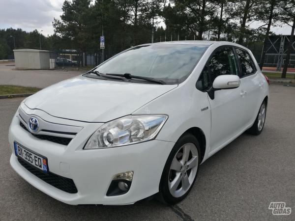 Toyota Auris 2011 in Utena, with an engine capacity of 1.80 L and mileage of 213 thousand km for 5900 €, photo 1 on AUTOMOTO.COM.LV