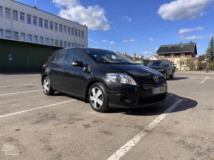 Toyota Auris 2011 in Jonava, with an engine capacity of 1.40 L and mileage of 378 thousand km for 2550 €, photo 3 on AUTOMOTO.COM.LV