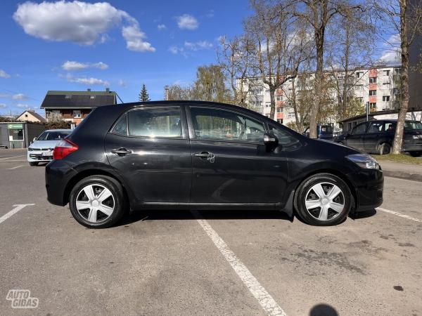 Toyota Auris 2011 Jonava, ar dzinēja tilpumu 1.40 L un nobraukumu 378 tūkst. km par 2550 €, foto 3 vietnē AUTOMOTO.COM.LV