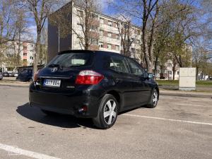 Toyota Auris 2011 in Jonava, with an engine capacity of 1.40 L and mileage of 378 thousand km for 2550 €, photo 5 on AUTOMOTO.COM.LV