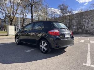 Toyota Auris 2011 in Jonava, with an engine capacity of 1.40 L and mileage of 378 thousand km for 2550 €, photo 7 on AUTOMOTO.COM.LV