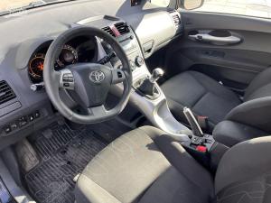 Toyota Auris 2011 in Jonava, with an engine capacity of 1.40 L and mileage of 378 thousand km for 2550 €, photo 8 on AUTOMOTO.COM.LV