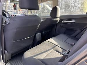 Toyota Auris 2011 in Jonava, with an engine capacity of 1.40 L and mileage of 378 thousand km for 2550 €, photo 9 on AUTOMOTO.COM.LV