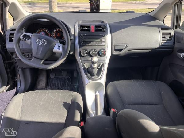 Toyota Auris 2011 Jonava, ar dzinēja tilpumu 1.40 L un nobraukumu 378 tūkst. km par 2550 €, foto 9 vietnē AUTOMOTO.COM.LV