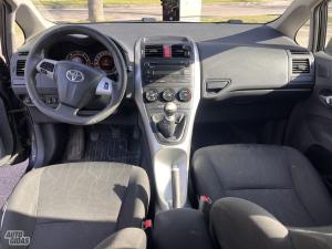 Toyota Auris 2011 in Jonava, with an engine capacity of 1.40 L and mileage of 378 thousand km for 2550 €, photo 10 on AUTOMOTO.COM.LV