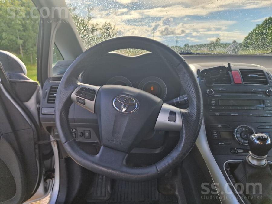 Toyota Auris 2011 Rīga, ar dzinēja tilpumu 1.60 L un nobraukumu 150 tūkst. km par 3750 €, foto 9 vietnē AUTOMOTO.COM.LV