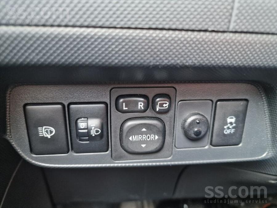 Toyota Auris 2011 Rīga, ar dzinēja tilpumu 1.60 L un nobraukumu 150 tūkst. km par 3750 €, foto 12 vietnē AUTOMOTO.COM.LV