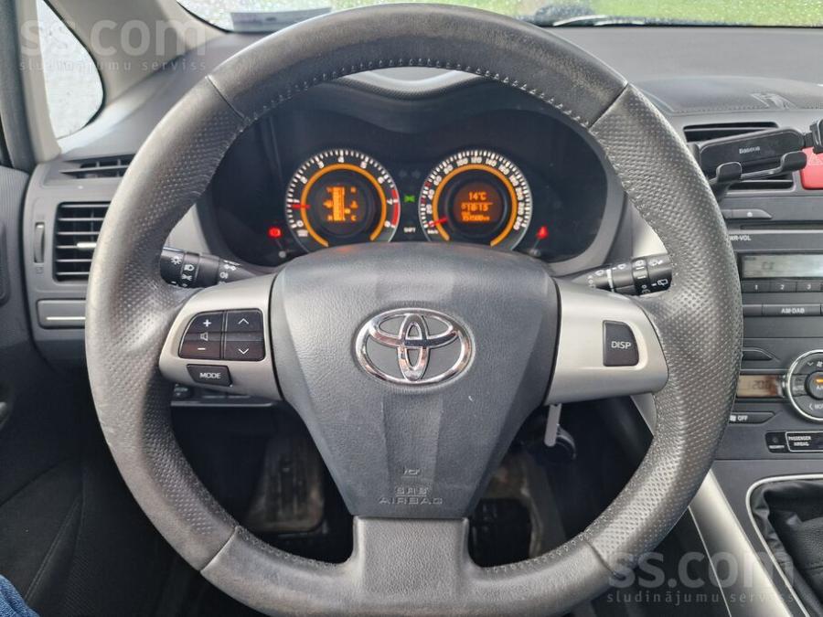 Toyota Auris 2011 Rīga, ar dzinēja tilpumu 1.60 L un nobraukumu 150 tūkst. km par 3750 €, foto 14 vietnē AUTOMOTO.COM.LV