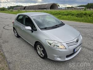 Toyota Auris 2011 in Riga, with an engine capacity of 1.40 L and mileage of 116 thousand km for 2990 €, photo 3 on AUTOMOTO.COM.LV