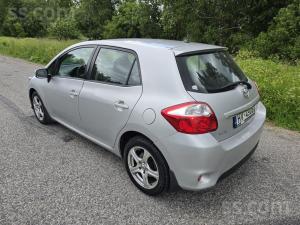 Toyota Auris 2011 in Riga, with an engine capacity of 1.40 L and mileage of 116 thousand km for 2990 €, photo 5 on AUTOMOTO.COM.LV