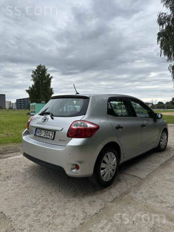 Toyota Auris 2011 in Riga, with an engine capacity of 1.30 L and mileage of 158 thousand km for 3750 €, photo 3 on AUTOMOTO.COM.LV