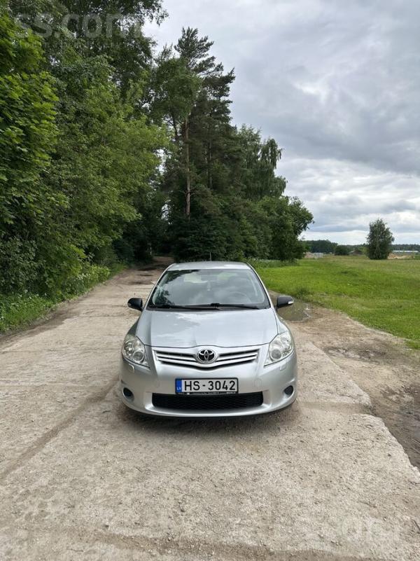 Toyota Auris 2011 in Riga, with an engine capacity of 1.30 L and mileage of 158 thousand km for 3750 €, photo 7 on AUTOMOTO.COM.LV