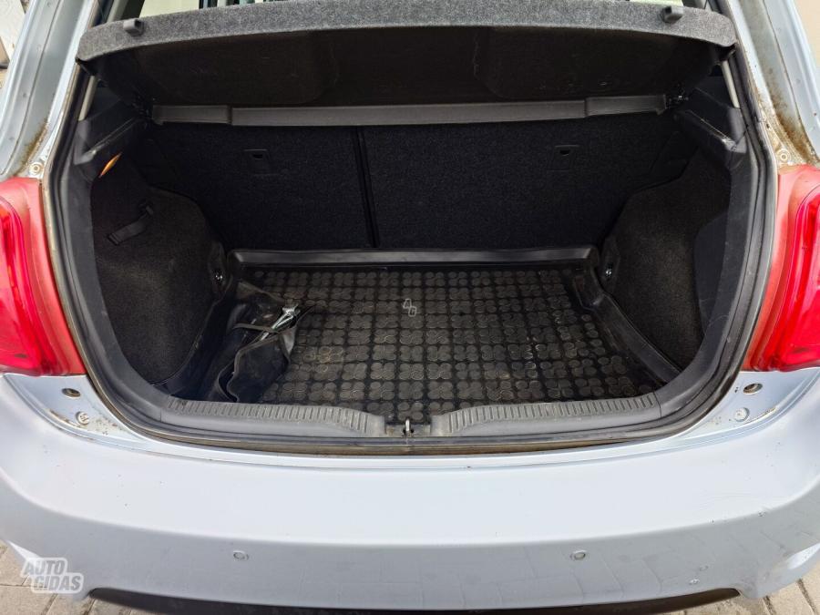 Toyota Auris 2011 Tauragė, ar dzinēja tilpumu 2.00 L un nobraukumu 247 tūkst. km par 4500 €, foto 8 vietnē AUTOMOTO.COM.LV